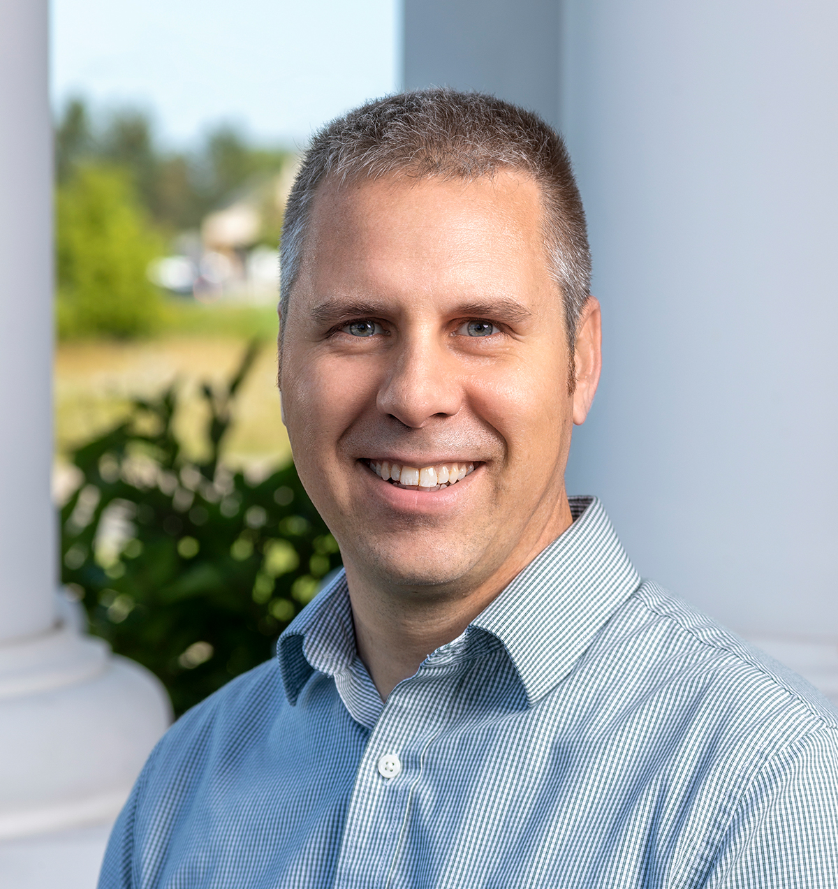 Perspectives on Microwave and Millimeter wave systems and architecture ...